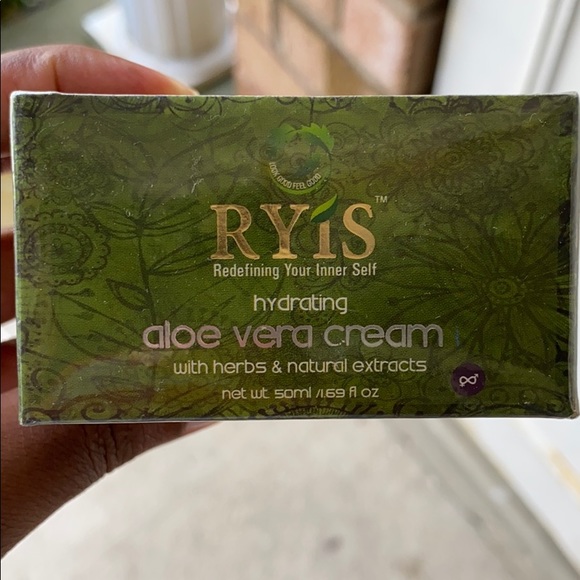 RYIS | Skincare | Ryis Hydrating Aloe Vera Cream | Poshmark